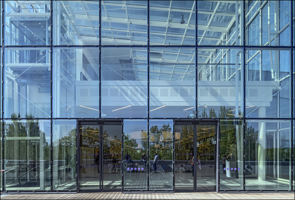 QWARTZ SHOPPING CENTER